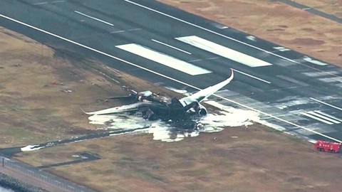 Investigation underway into deadly crash at Tokyo airport | Haystack News