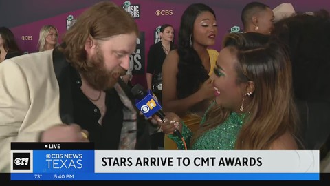 Stars arrive at the CMT Music Awards in Austin | Haystack News