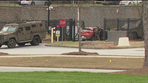 Driver rams into the front gate of Atlanta FBI | Haystack News