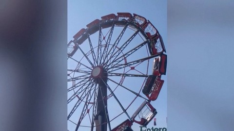The Ferris Wheel Ride from Hell! Fair Goers Left Hanging Upside Down ...